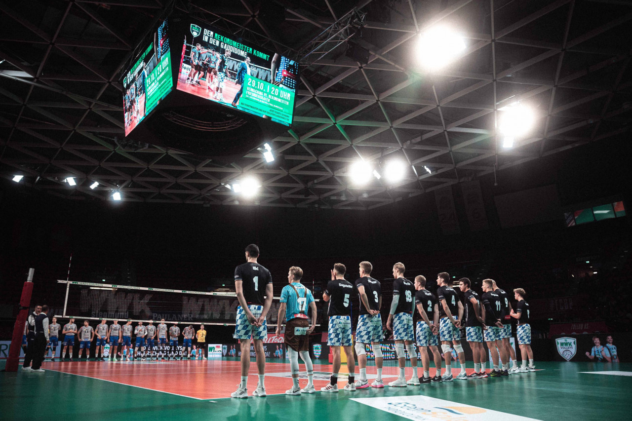 Macht Den DOME Voll!